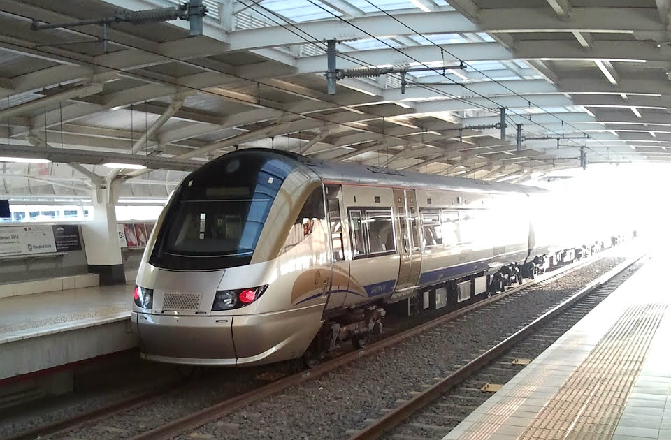 Riding the GauTrain in Jo’Burg – Kusini Collection